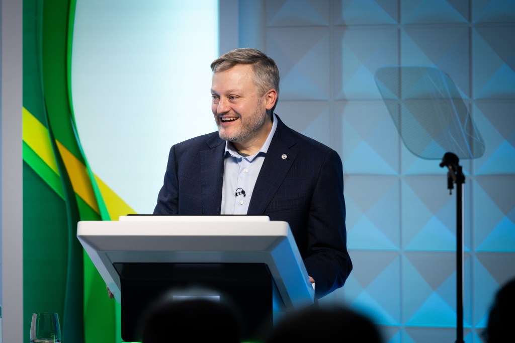 BP CEO talks ‘reset’ toward oil, gas after it ‘chased too much’ for ...