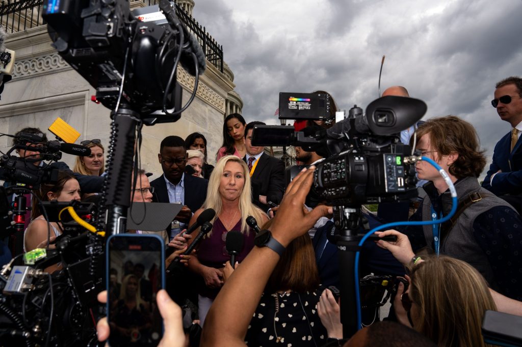 News media's AI moment—faster news, but fears mount over business ...