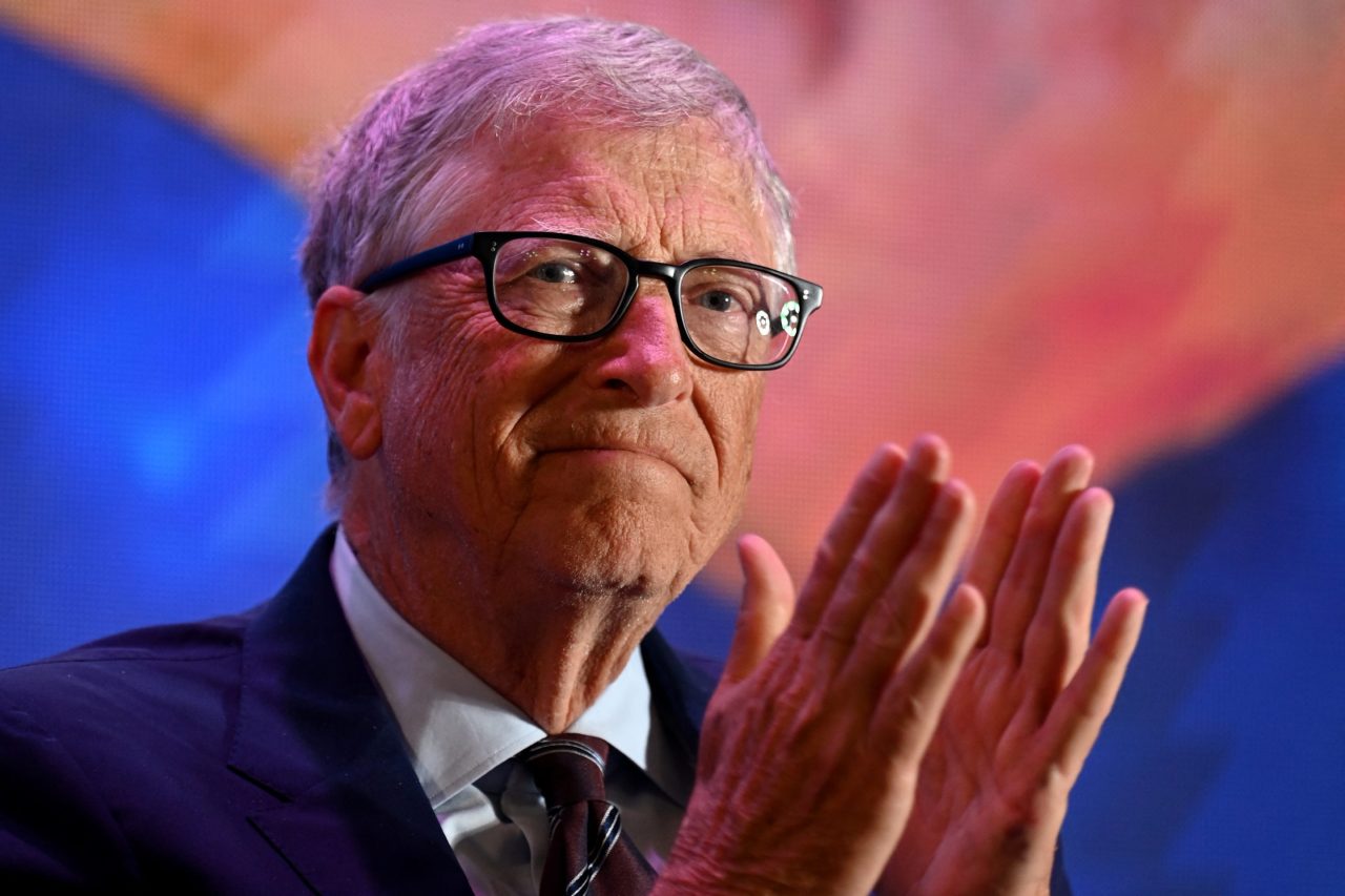 Microsoft's Bill Gates says a 2-day work week is coming in just 10 ...