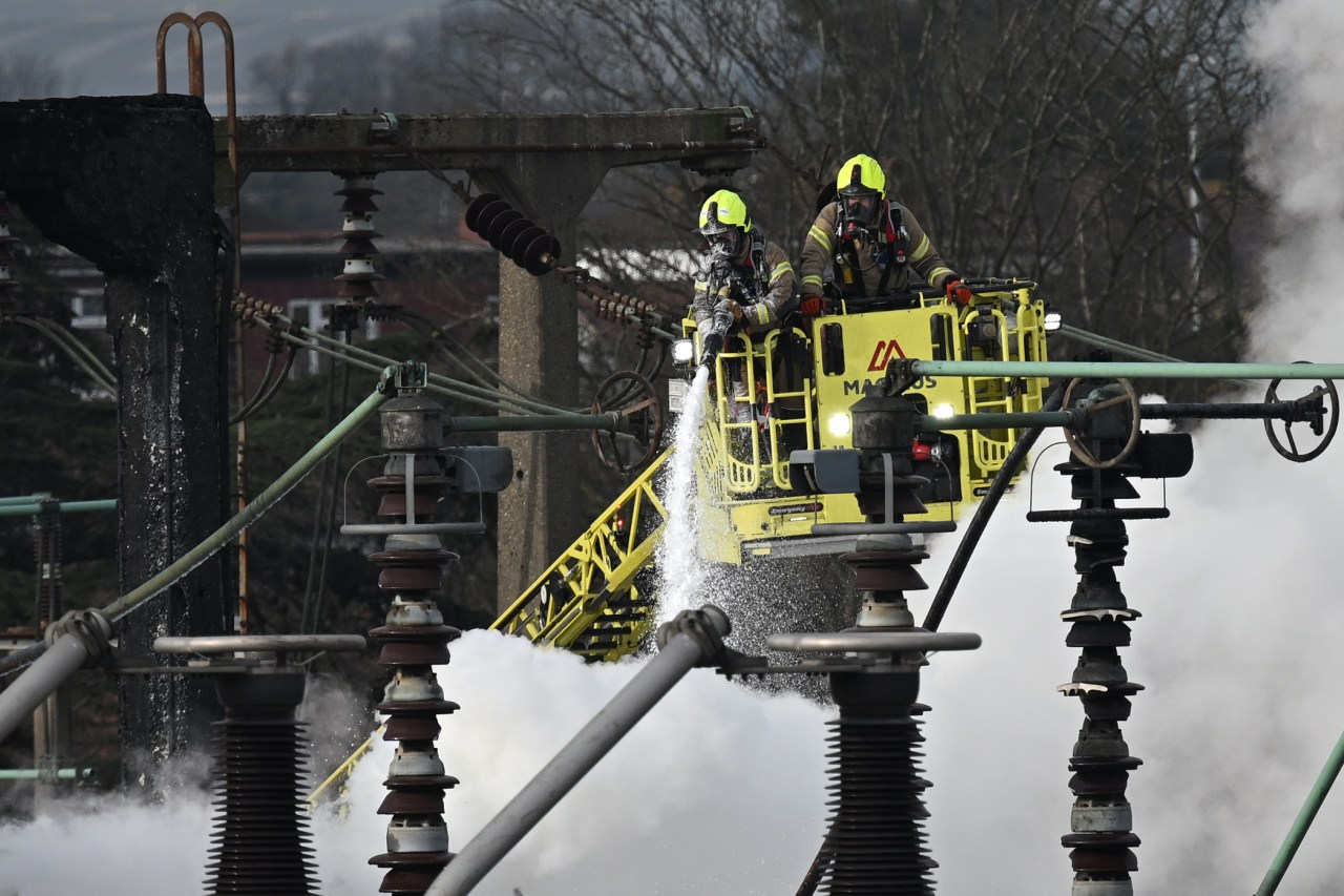 London's Heathrow airport closed due to major fire—causing worldwide ...