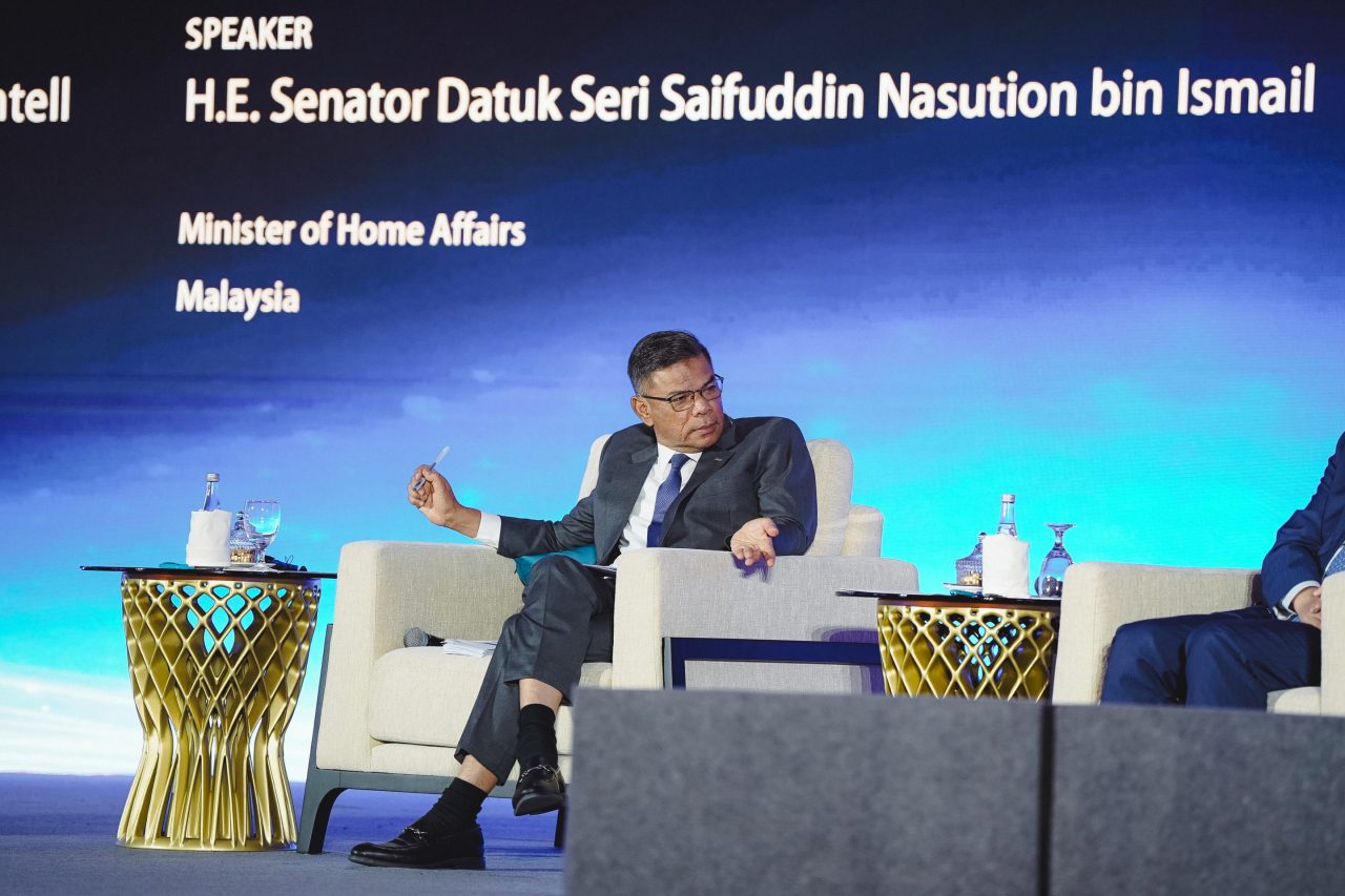 Malaysia will work with both the U.S. and China in developing AI, says ...
