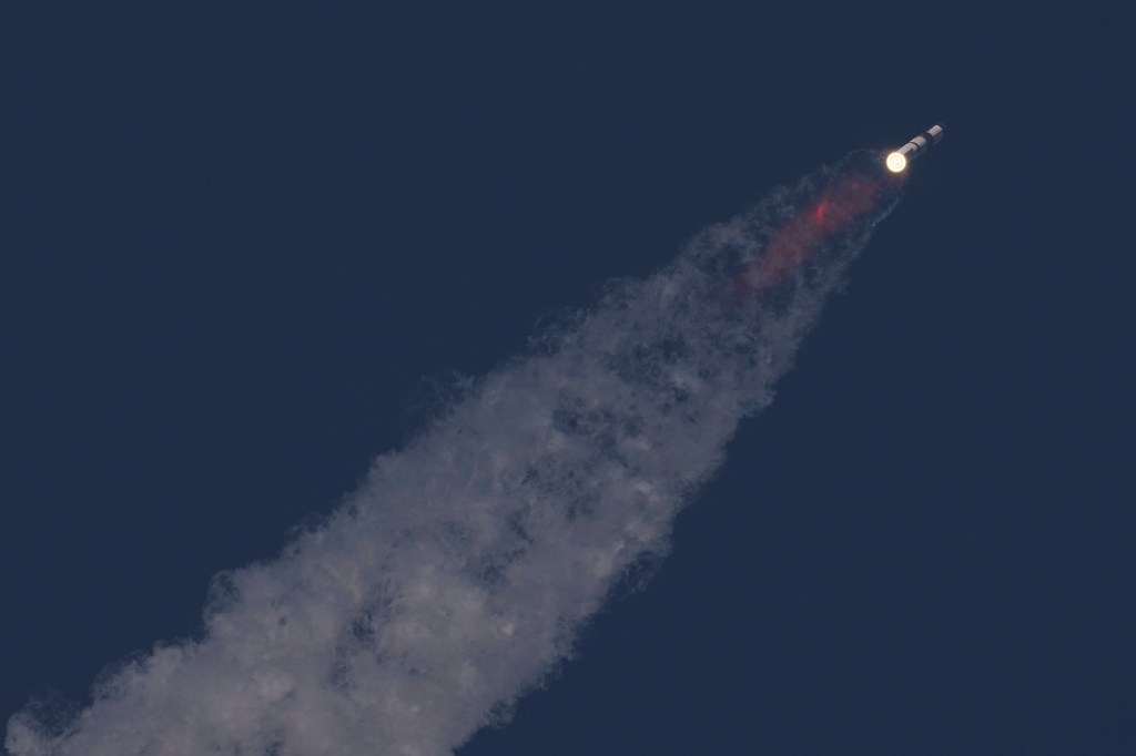 After back-to-back explosions, new SpaceX mega rocket Starship tumbles ...