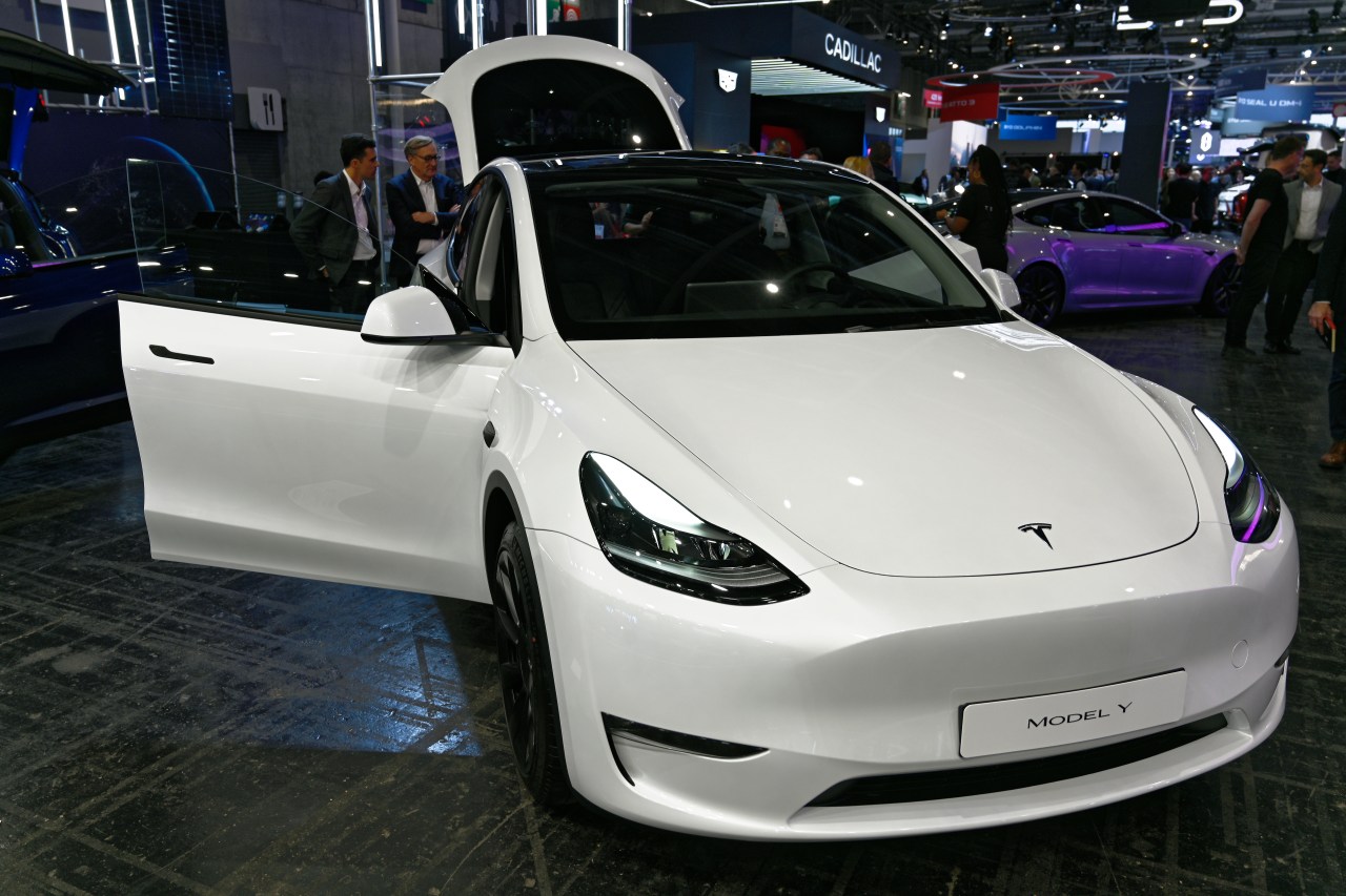 Ahead of Tesla robotaxi launch, residents in one Austin neighborhood ...