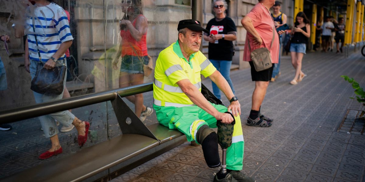 Death of 51-year-old Barcelona street sweeper from heatstroke stirs ...