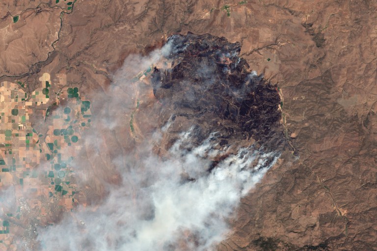 Oregon wildfire burns nearly 100,000 acres, approaches 'megafire ...