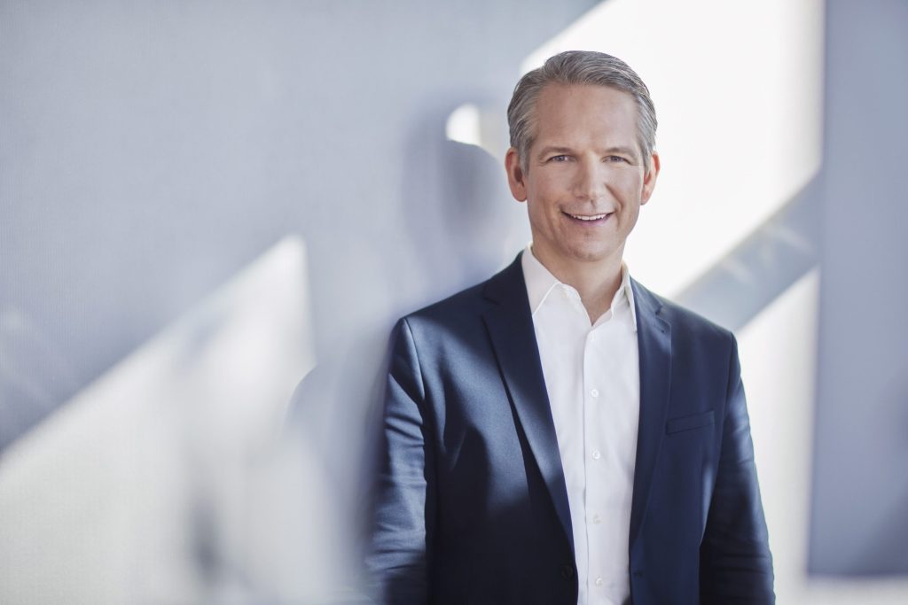 Siemens' CTO says AI can help address the U.S. manufacturing industry's ...