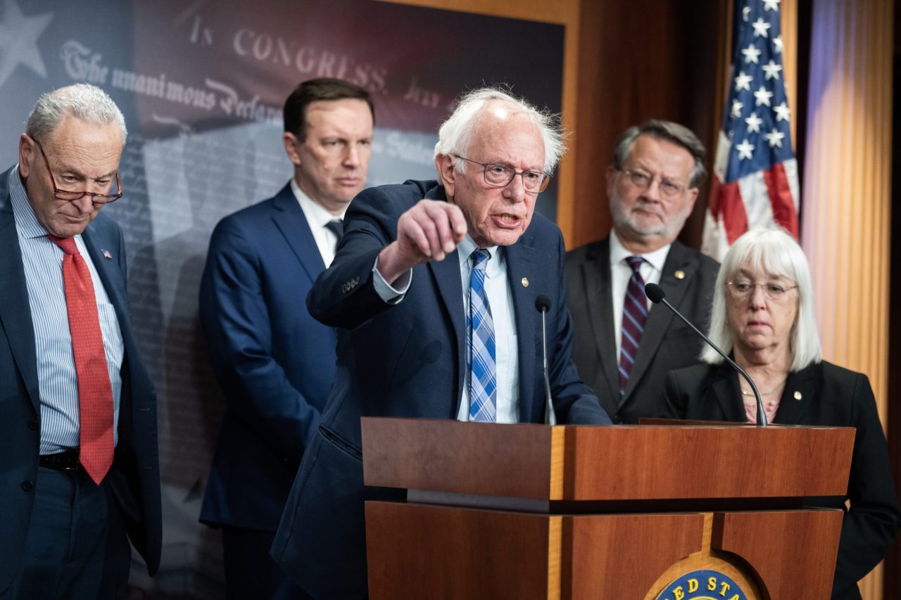 Bernie Sanders and Donald Trump form an unlikely alliance over billions ...