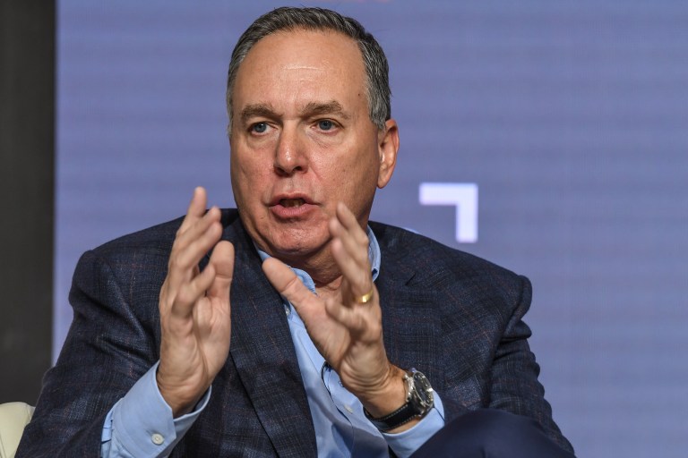 American Express's CEO unveils a big upgrade to its $895 Platinum Card ...