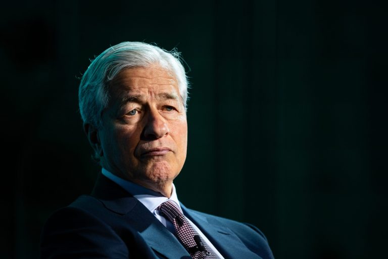 JPMorgan’s Jamie Dimon warns jobs reports show economy is weakening ...
