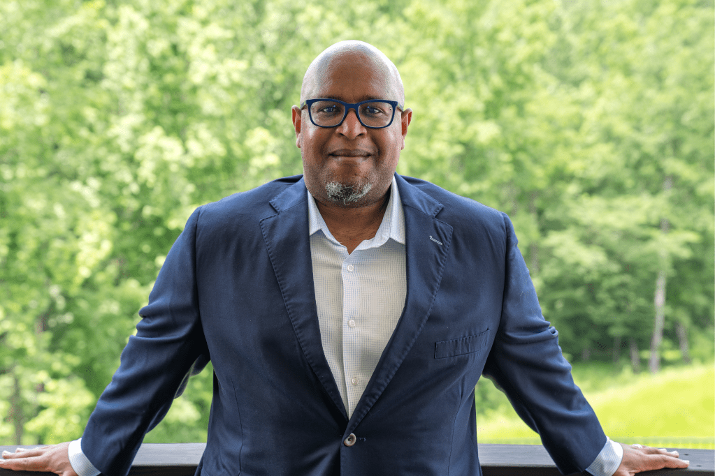 This podcaster went from selling insurance to building a No.1 show ...