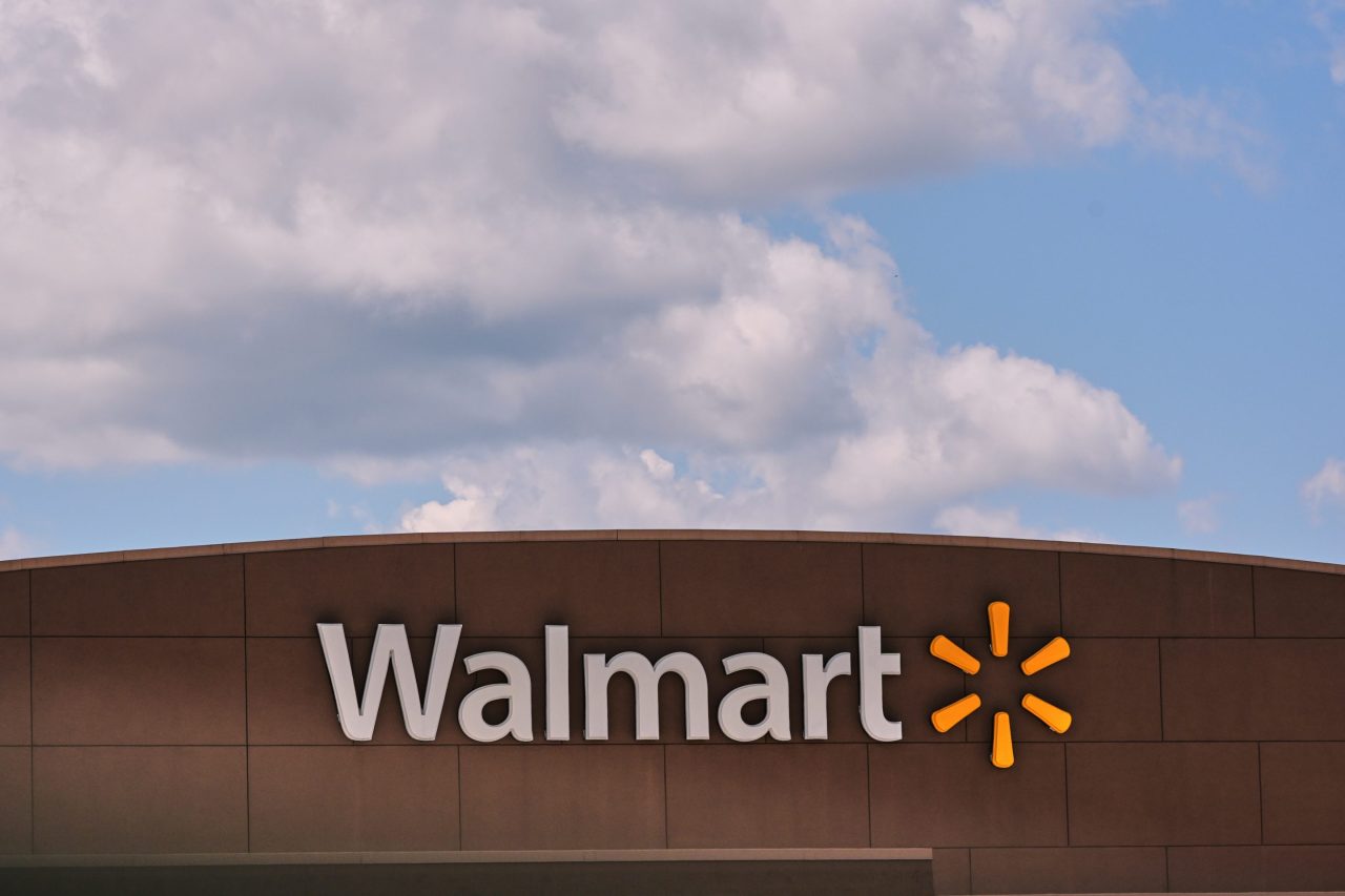 Walmart wins the economic anxiety trade as cash-strapped Americans ...