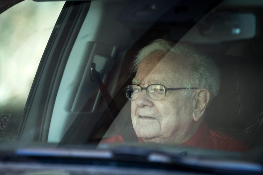 Warren Buffett marks 3 straight years as a net seller of stocks | Fortune