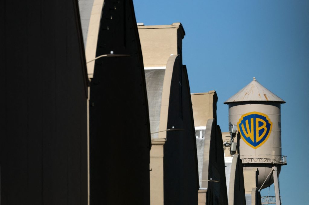 Warner Bros. fight hinges on value of shrinking cable assets | Fortune