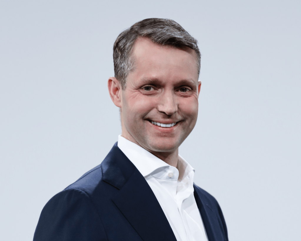 Scandal-plagued billionaire White retakes control of WiseTech | Fortune