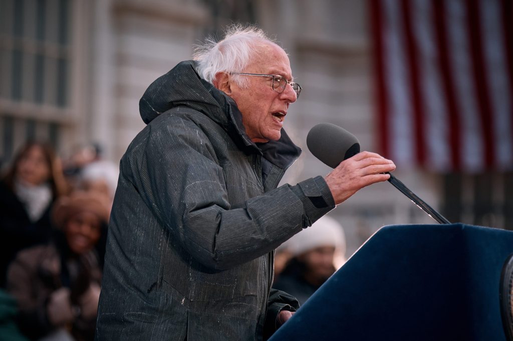 Bernie Sanders campaigns in Gavin Newsom's backyard for a tax on ...