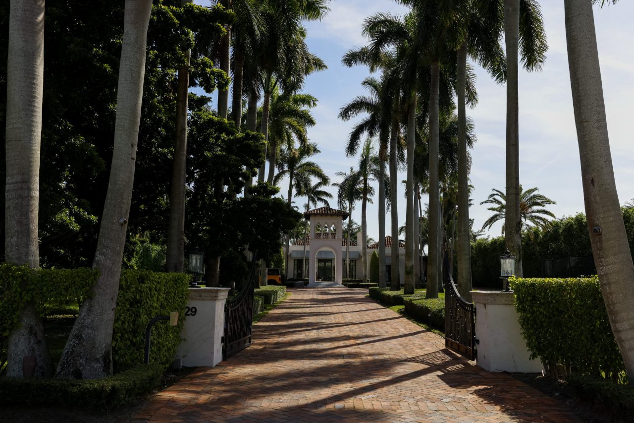 Inside Miami’s ‘Billionaire Bunker,’ the island home of Jeff Bezos ...