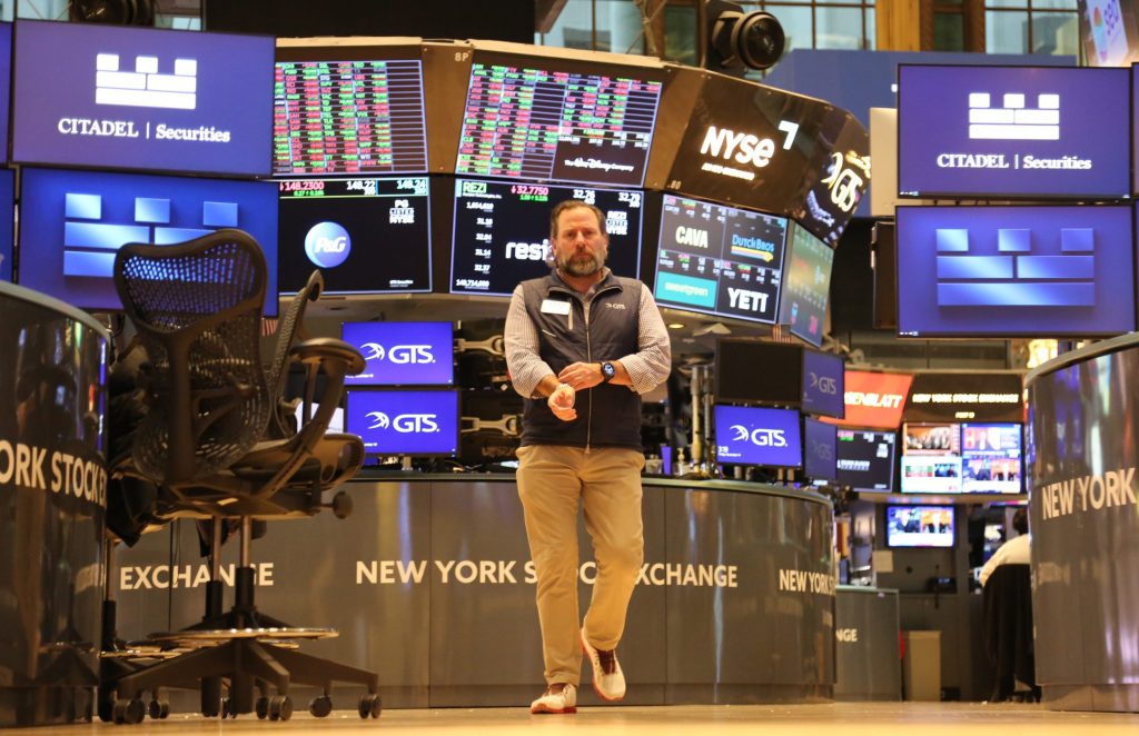 Stock market to burst in 2027, and current rotation warns ‘of trouble ...