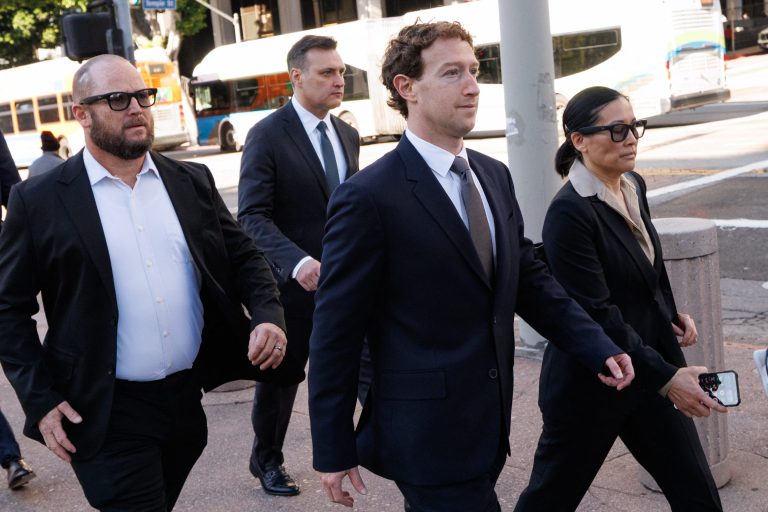 Mark Zuckerberg’s entourage threatened with contempt for wearing Meta ...