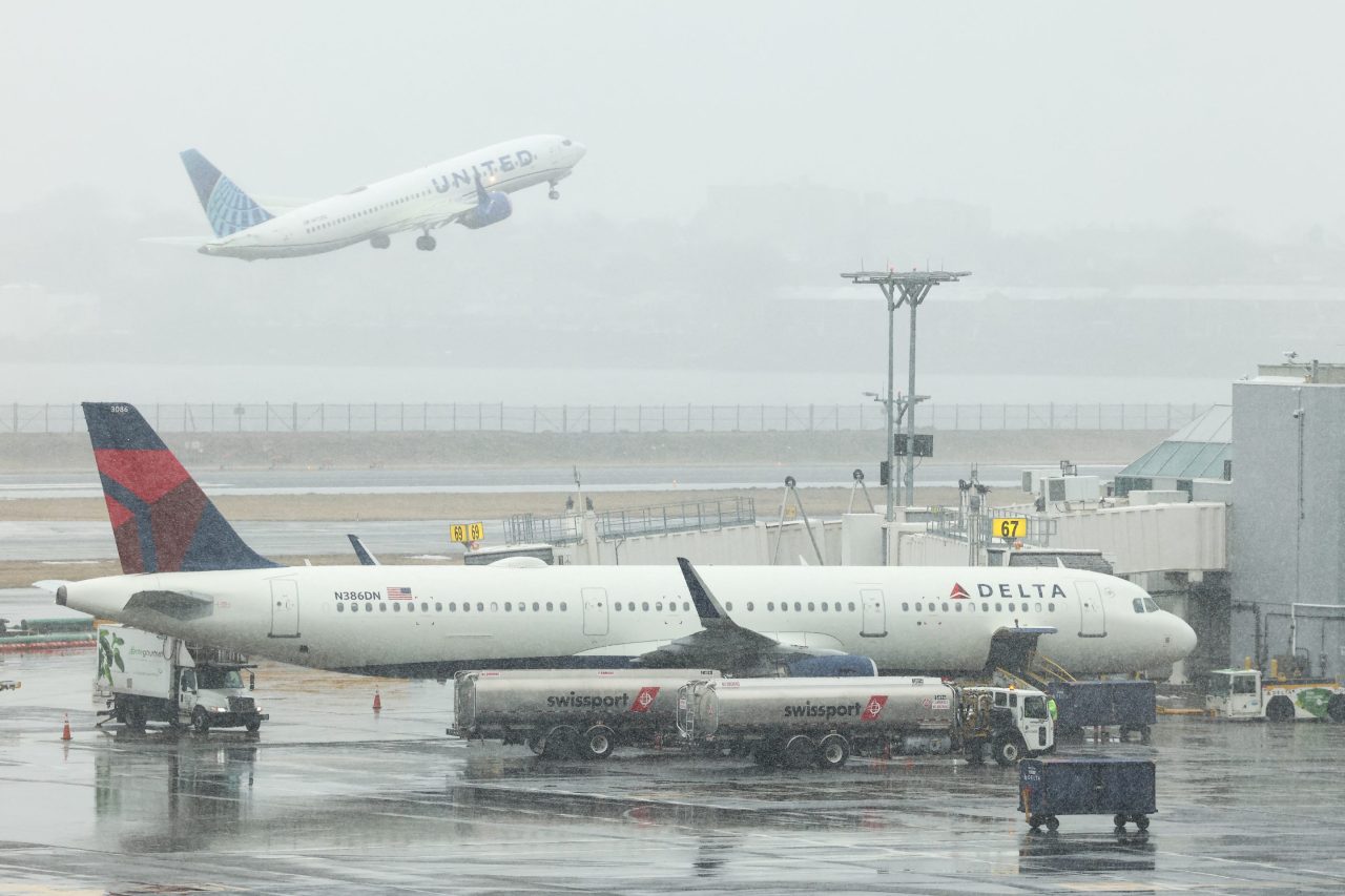 Delta expects to halt flights at NYC, Boston airports for storm | Fortune