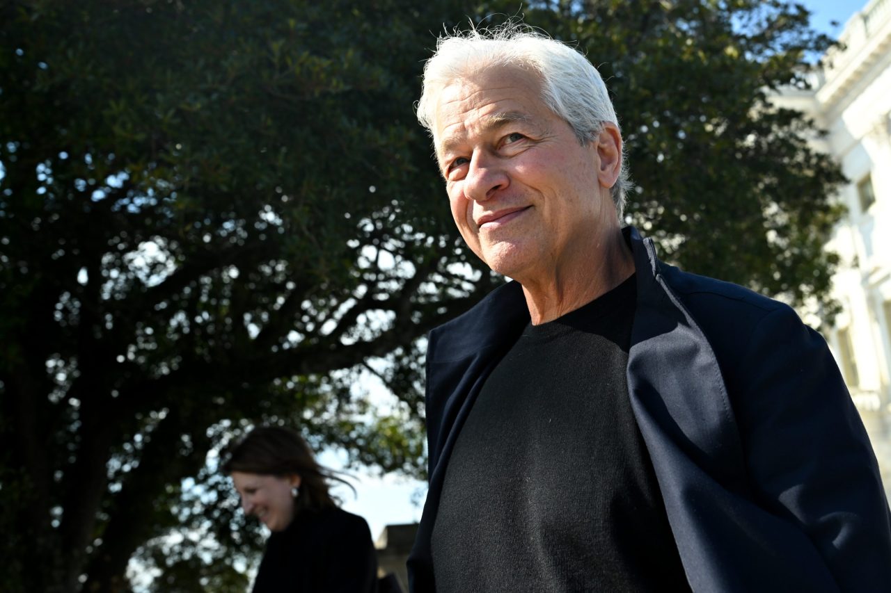 Jamie Dimon: Iran not enough to be inflationary 'skunk at the party ...