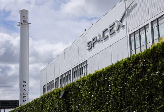SpaceX's first employee, Tom Mueller, thinks the historic IPO is just ...